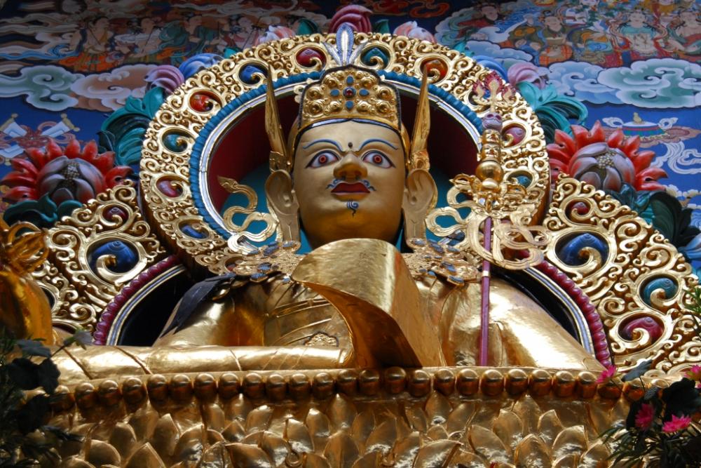 Bylakuppe Golden Temple and tibetan Monastery Madikeri Tickets, timings ...