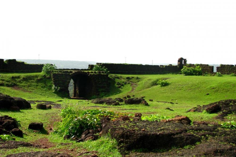 Chapora Fort - Monument and historical place in Goa Apr 2025 | ExploreBees