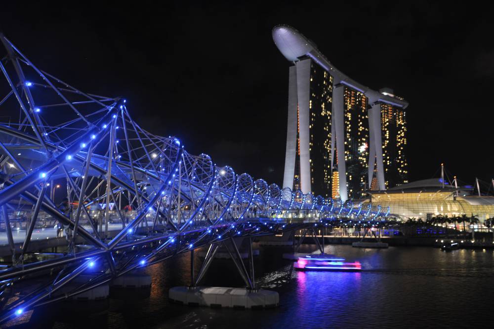 Helix Bridge - Bridge in Singapore Jul 2025 | ExploreBees