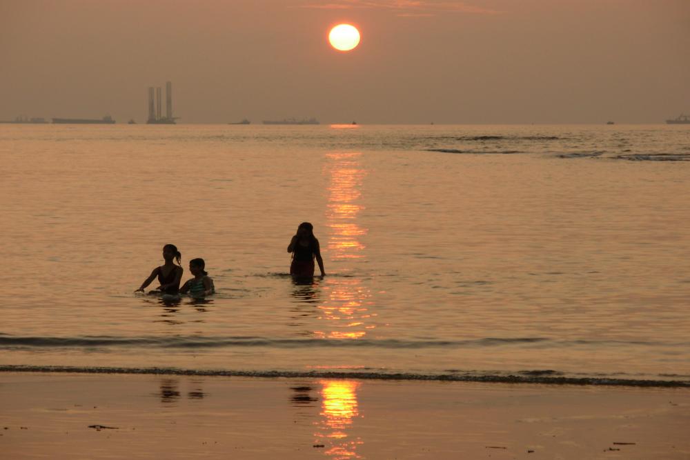 Miramar Beach (March 2021) Timings,Tickets,reviews,Tips,Contact number ...